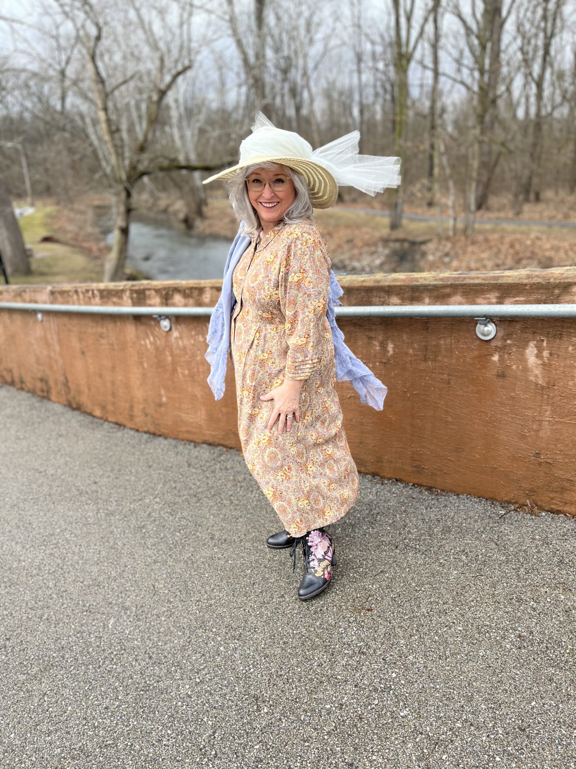 Style Imitating Art: “Ladies Having Tea” by Frederick Judd Waugh ...