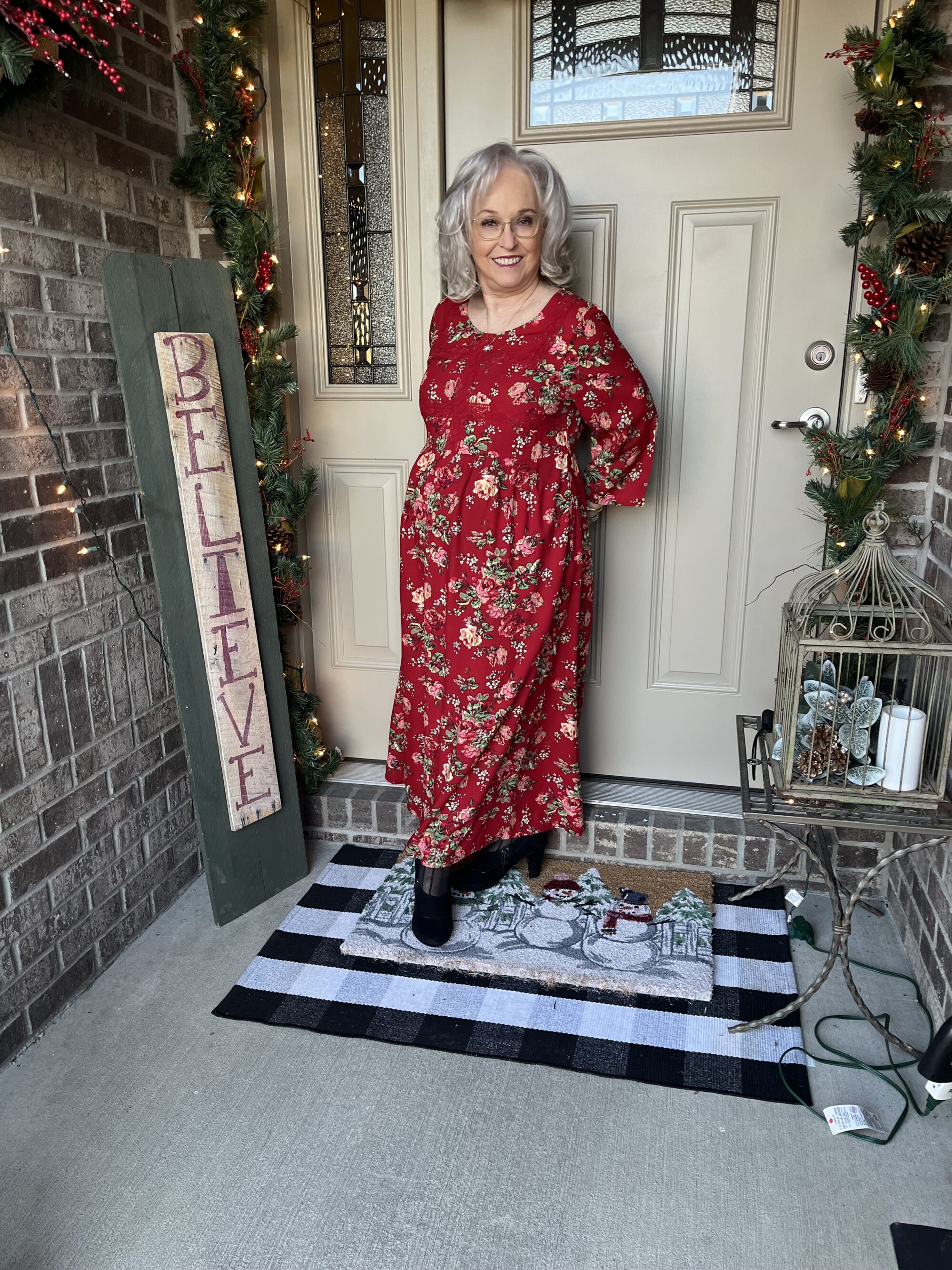 Red, the Power Color! - Marsha in the Middle