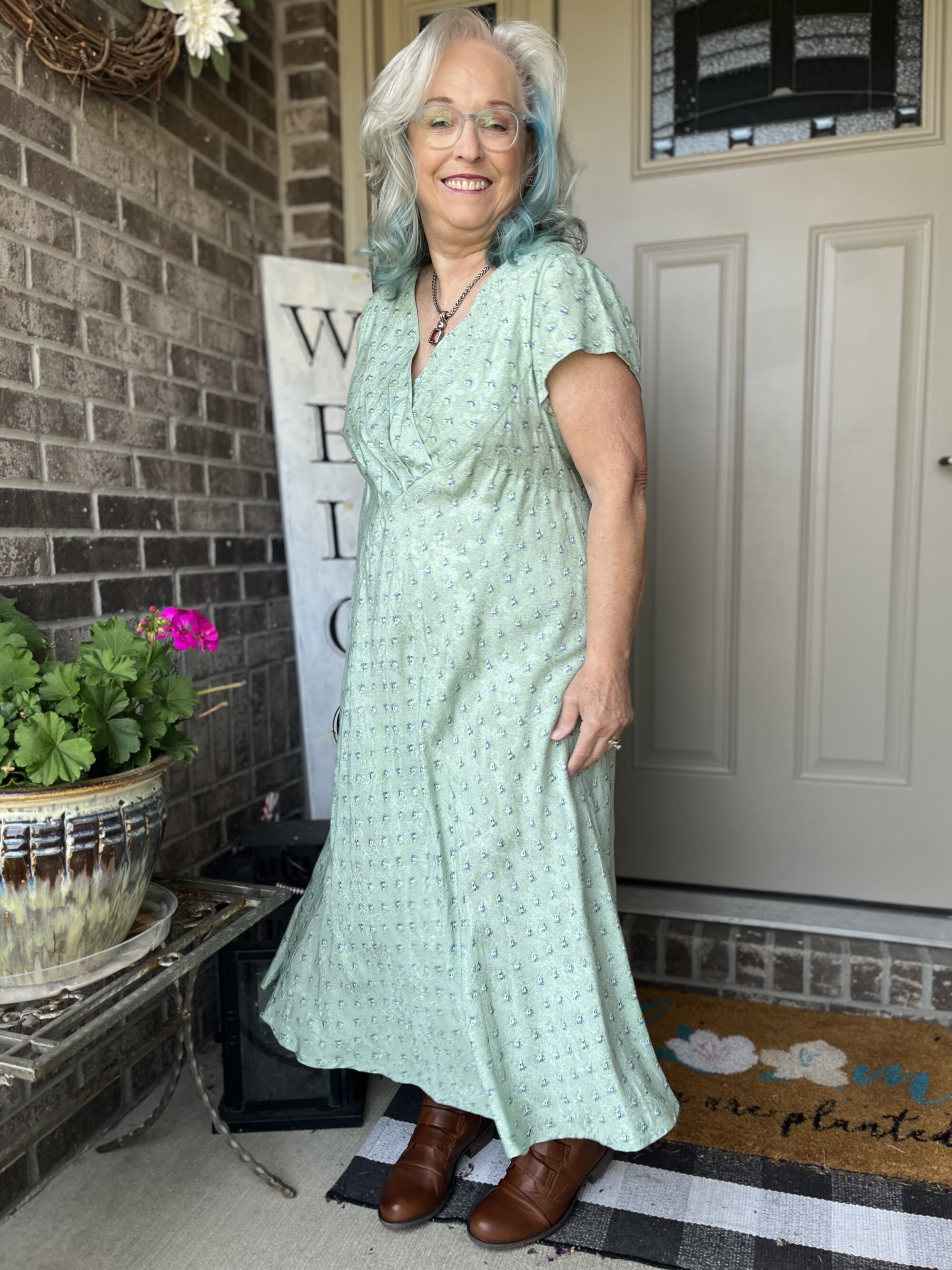 Style Imitating Art: “Blush & Blue” - Marsha in the Middle