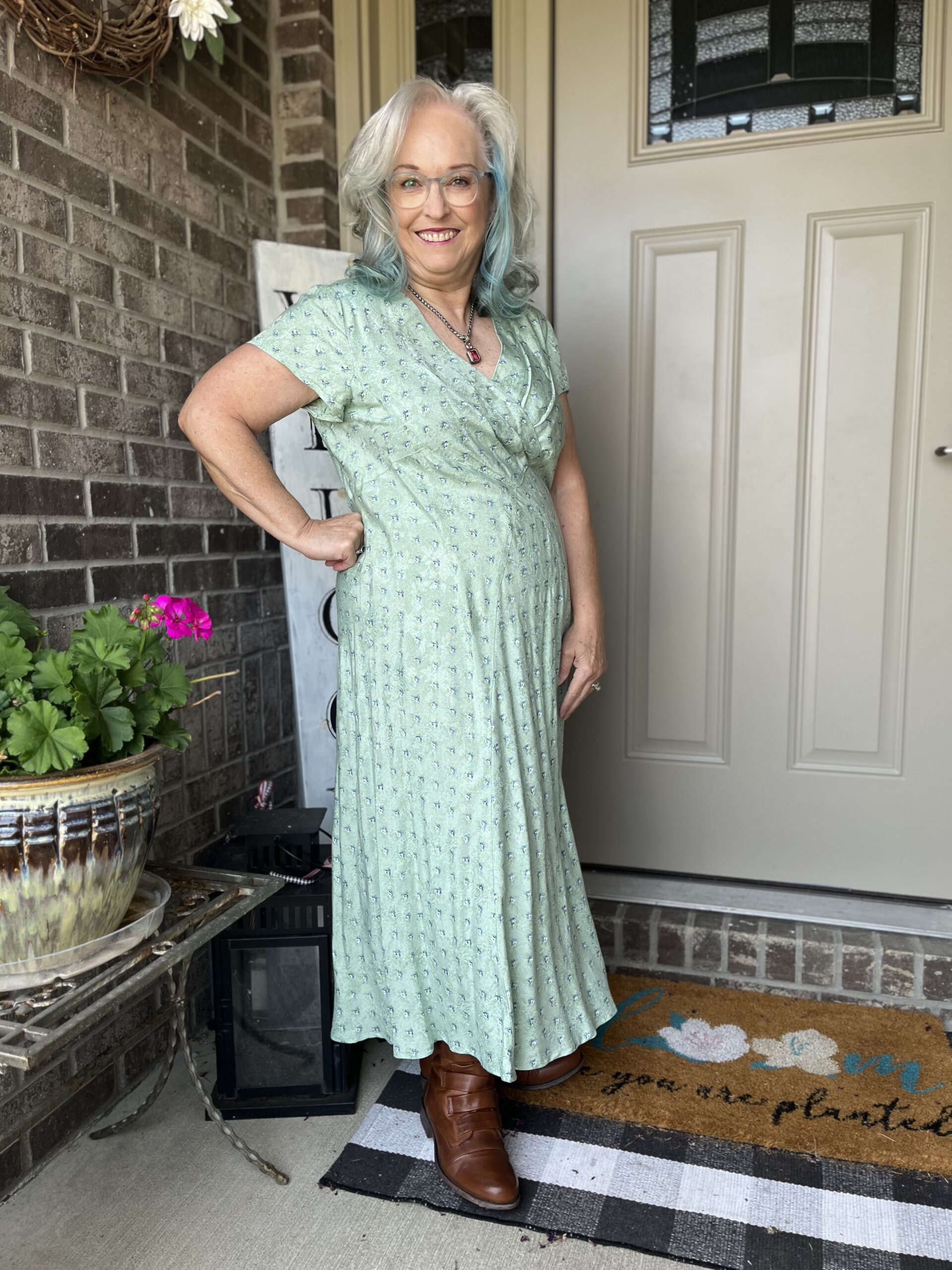 Style Imitating Art: “Blush & Blue” - Marsha in the Middle
